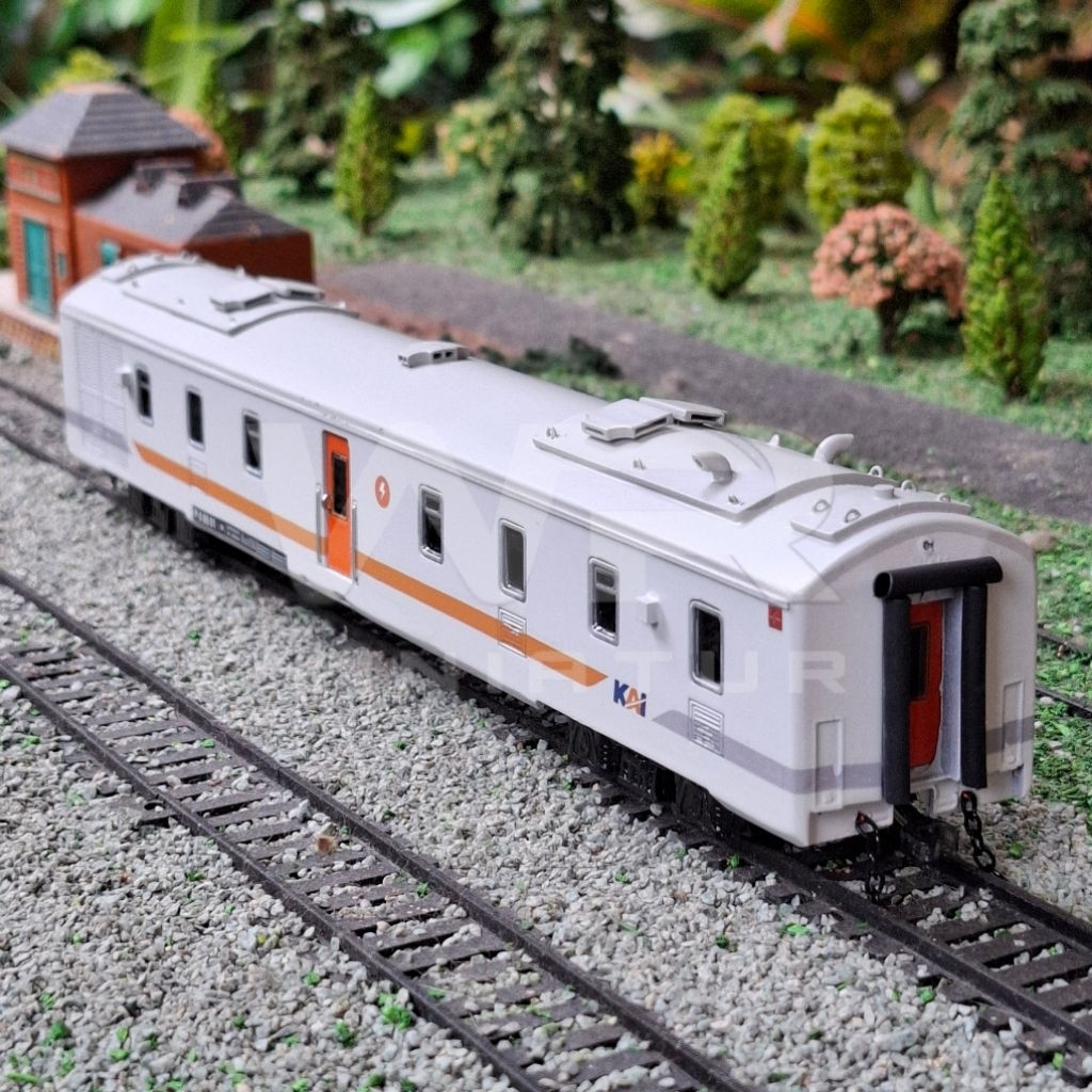 Jual Miniatur Kereta Api Indonesia Gerbong Pembangkit Kaca Pesawat ...