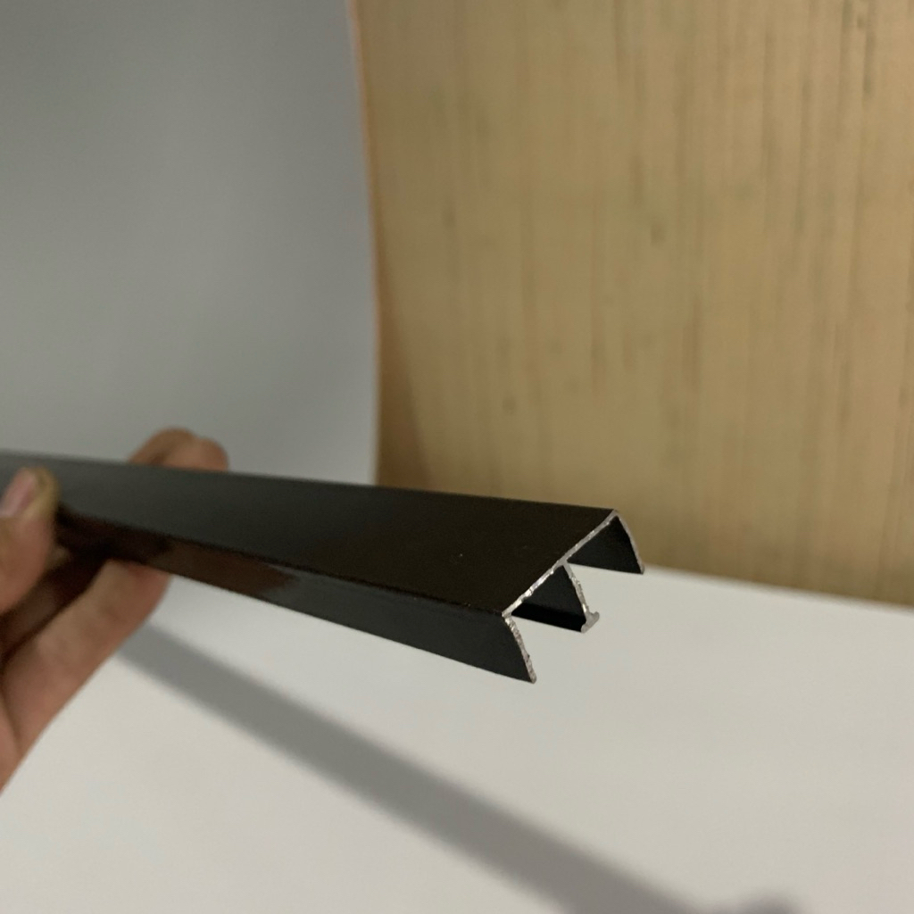 Jual List Aluminium 2 Jalur Bentuk M / List Rell M Etalase Untuk Kolong ...