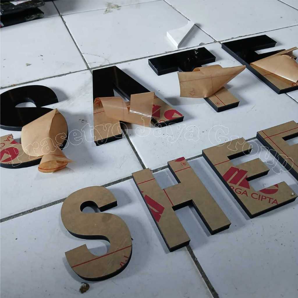 Jual Huruf Timbul Akrilik Lapis Spon Eva Tinggi 15cm | Shopee Indonesia