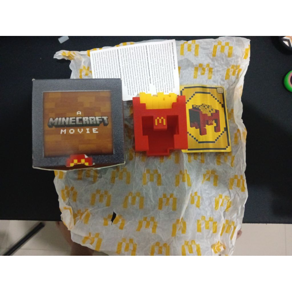 Jual Minecraft X McDonald fry helmet,masih baru,kotak bawaan ada ...
