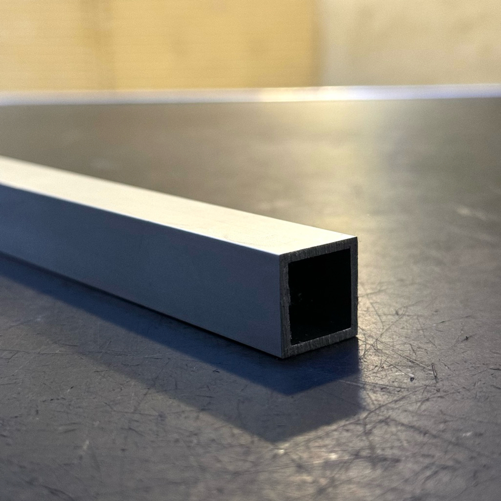 Jual Holo Alumunium / Aluminium 6063 Ukuran 20 mm x 20 mm x Tebal 2 mm ...