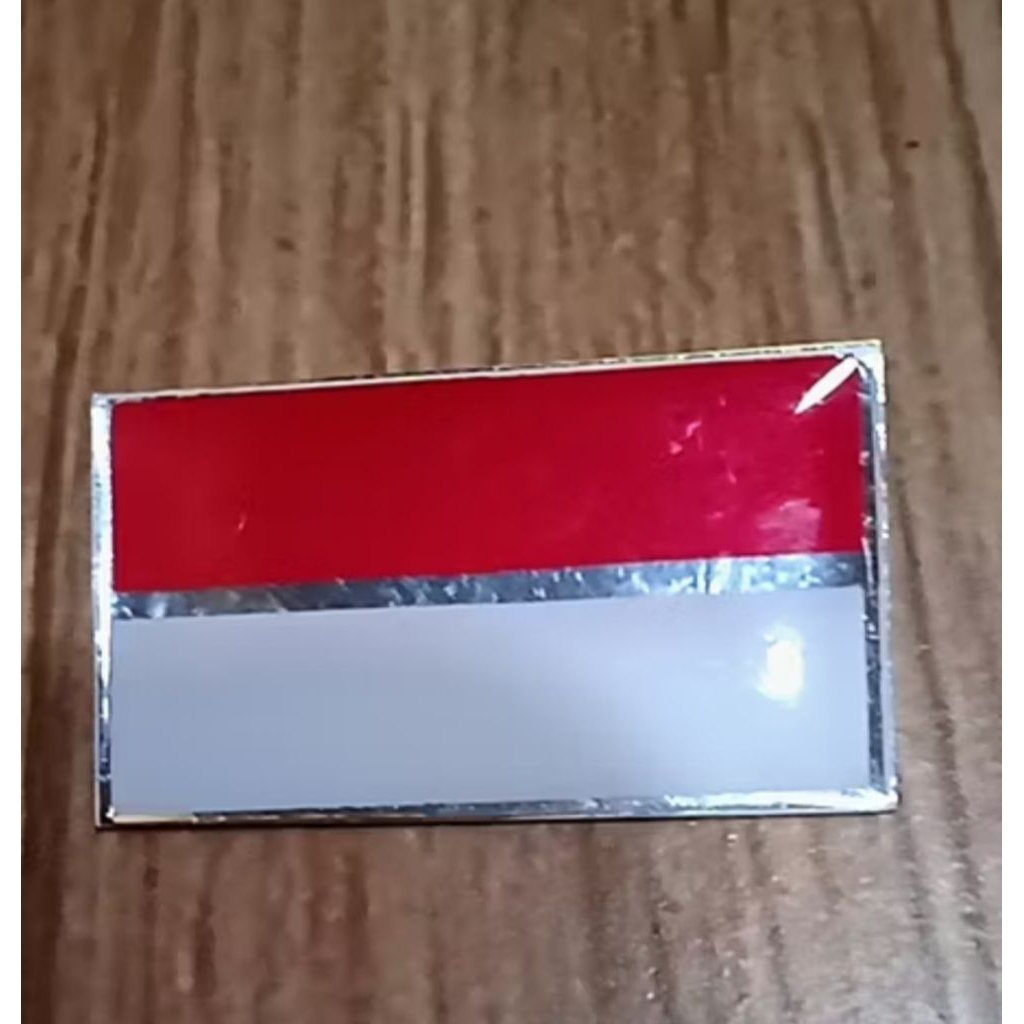 Jual PIN MERAH PUTIH PENITI / PIN MERAH PUTIH KOTAK 2CM x 3CM | Shopee ...
