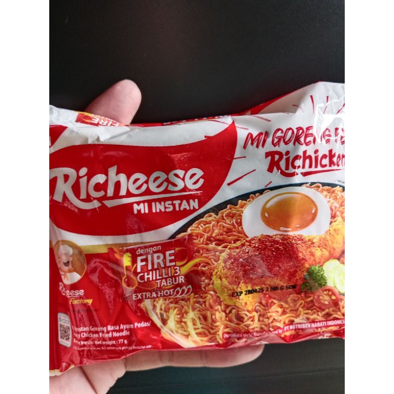 Jual Richeese Mie Goreng Pedas Richicken Level 3 Kemasan 77 Gram ...