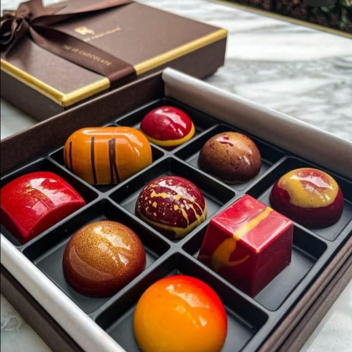 Jual The RR Chocolate Premium Artisan Cokelat Box | Shopee Indonesia