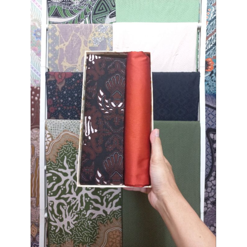 Jual SET KEBAYA JARIK/KAIN BATIK SOGAN SOLO/JARIK SOGAN MOTIF PAKEM ...