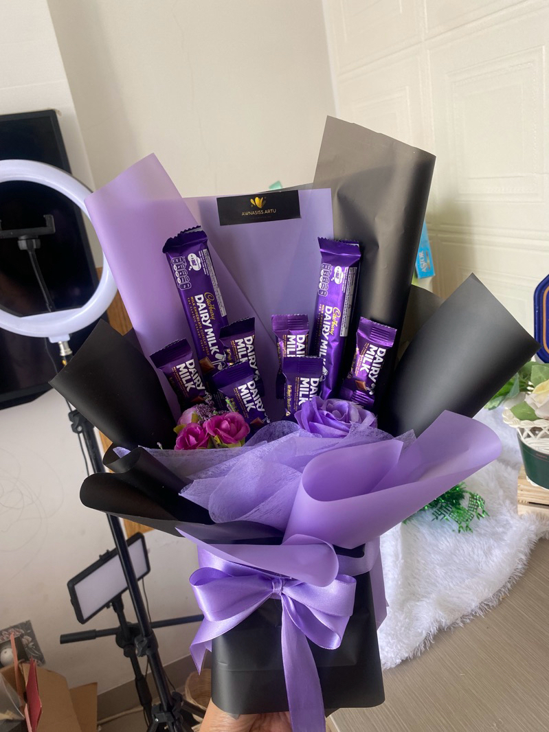 Jual Awnasiss.Buket cokelat gift hadiah valentine days ulang tahun ...