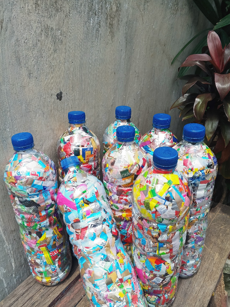 Jual Ecobrick Botol Aqua 1500 Ml Berat +500 Gram Packing Bubble Warp ...