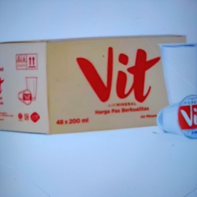 Jual vit air mineral gelas 1 dus isi 48pcs | Shopee Indonesia