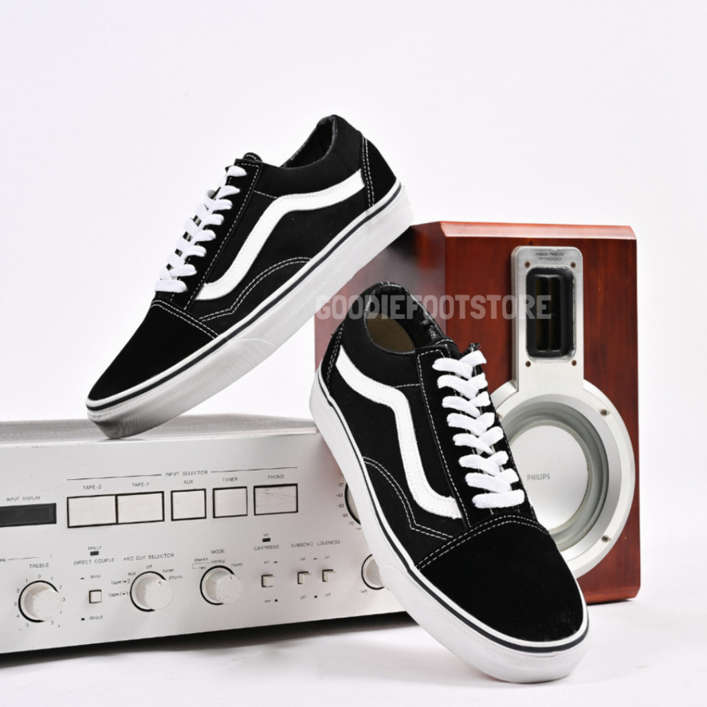Jual Sepatu Old Skool Classic Black White Sneakers Oldskool Hitam Putih ...
