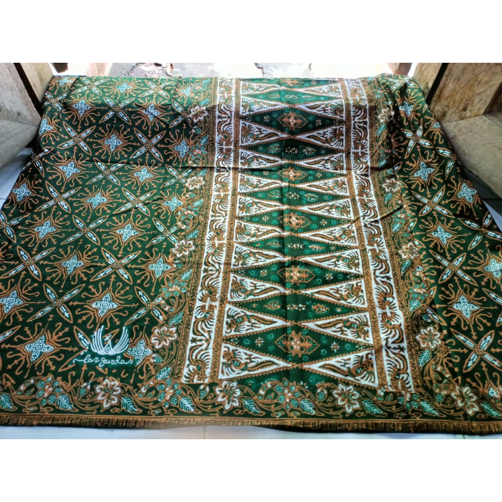 Jual SARUNG BATIK LAR GURDA PREMIUM KESIK WARNA | Shopee Indonesia