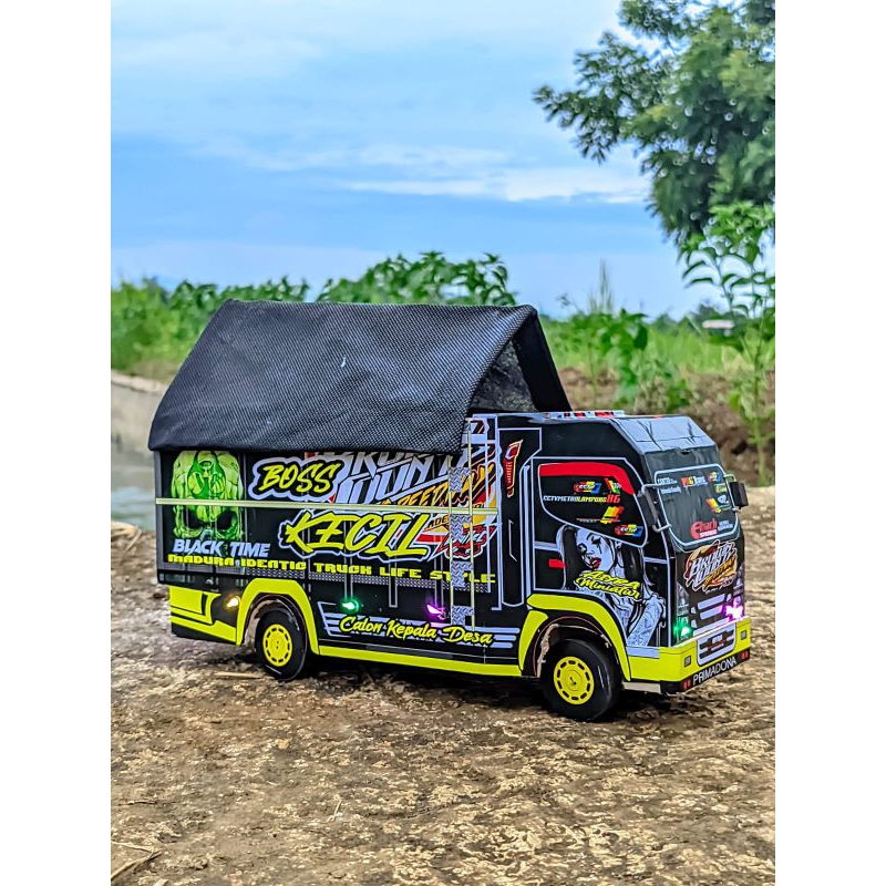 Jual Miniatur truk bahan kayu triplek Dengan livery cutting sticker ...