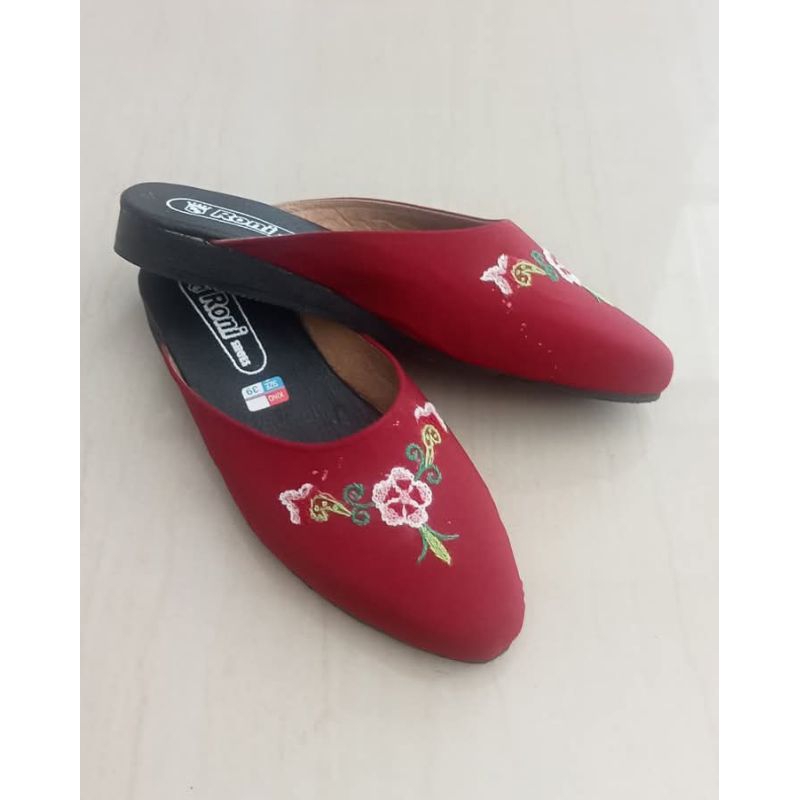 Jual Acc Padang by Roni Shoes - Maron Sandal Teplek Sulaman Peniti Benang Mas/ Oleh-oleh dari ...