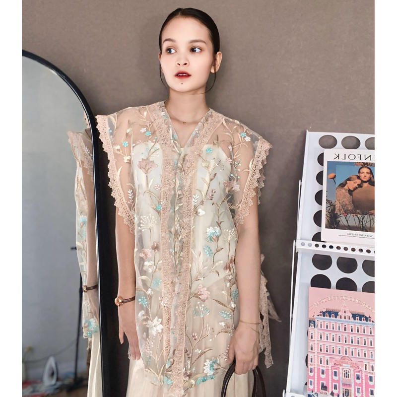 Jual [RUNNA] outer brukat motif bunga tali samping hijab friendly ...