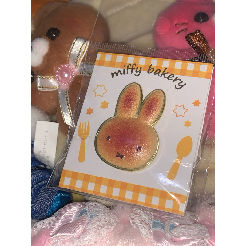 Jual miffy bakery enamel pin | Shopee Indonesia