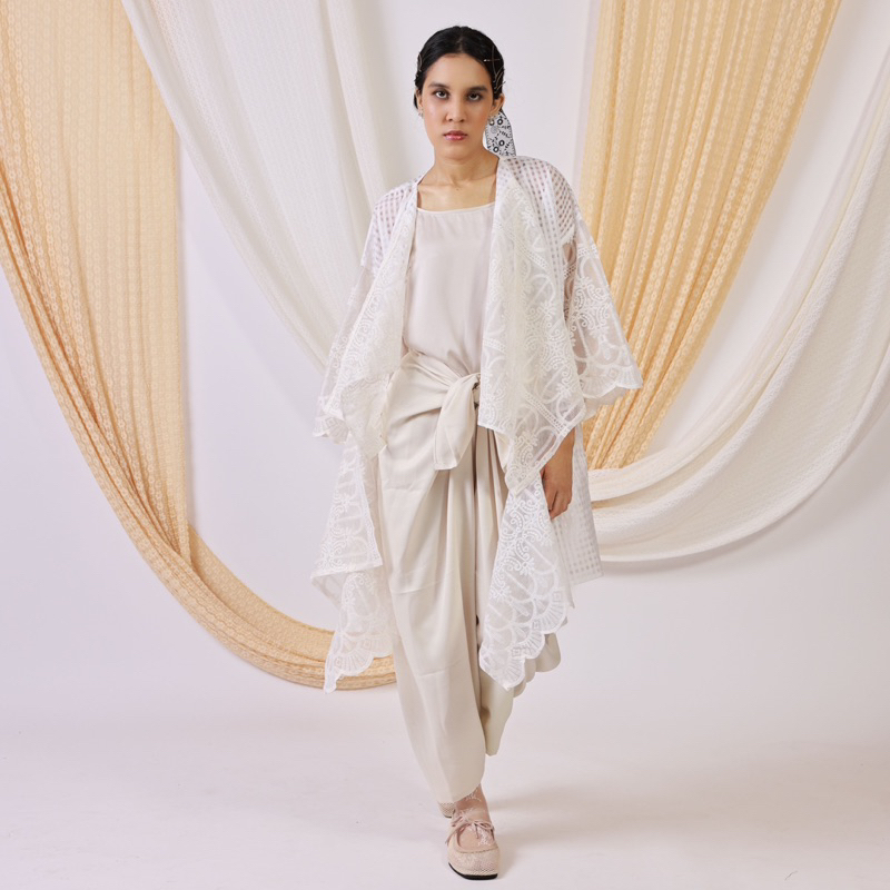 Jual LUJA OUTER LACE - outerwear draping - outer kimono | Shopee Indonesia