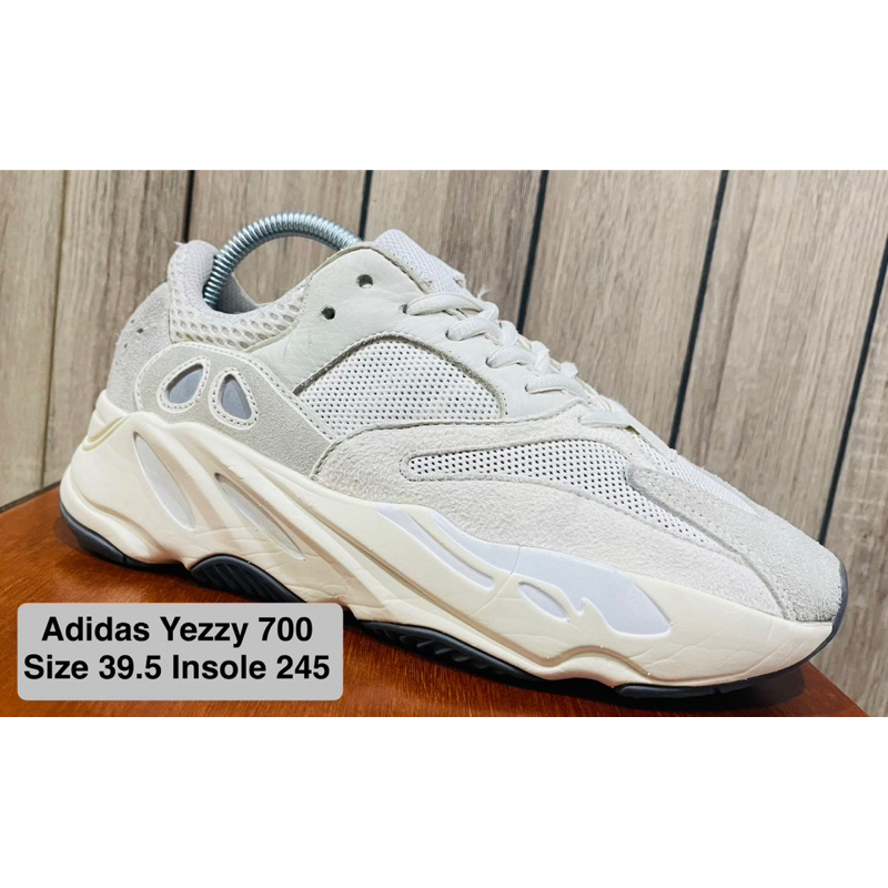Jual ADIDAS YEZZY 700 | Shopee Indonesia