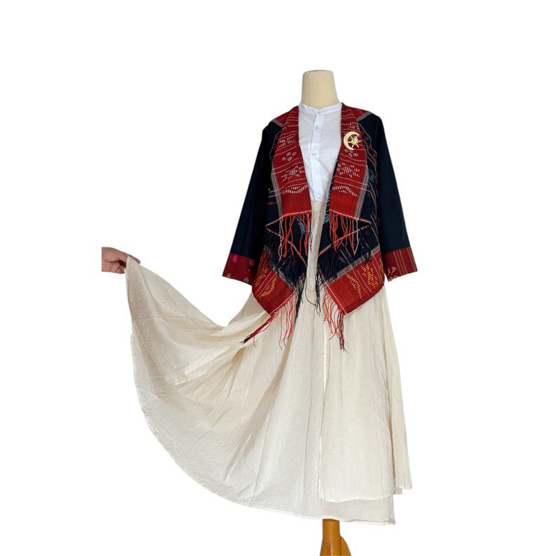 Jual JENAKA - Outer Tenun Blazer Wanita Etnik Ulos | Shopee Indonesia