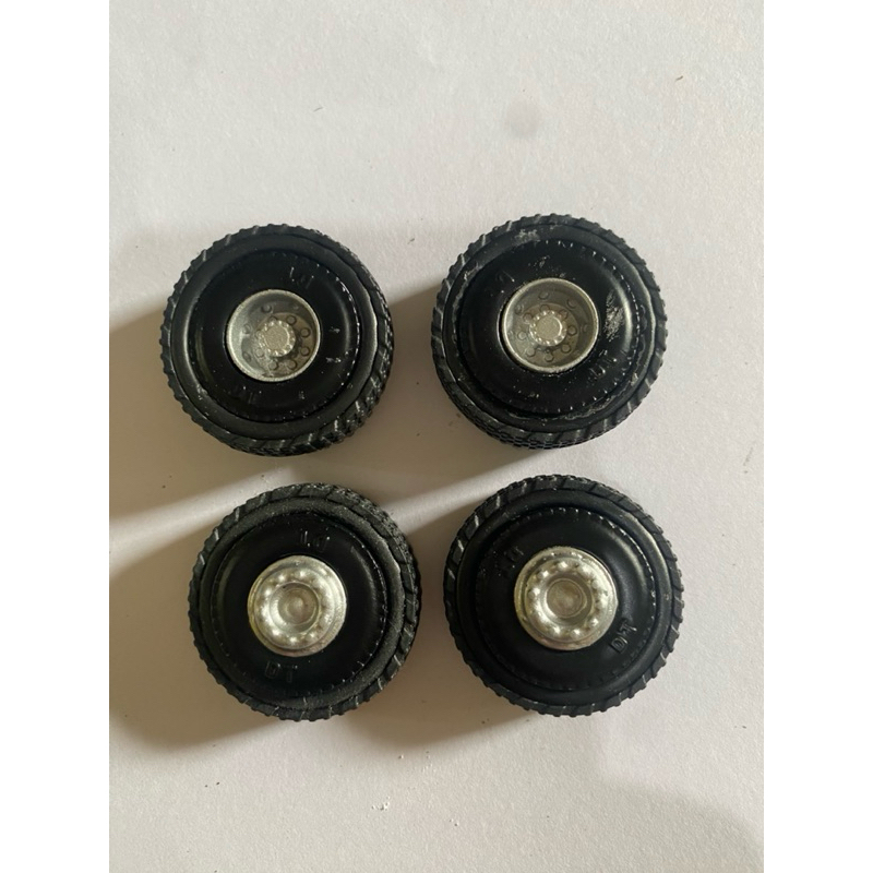 Jual Ban/Roda Resin untuk Miniatur Bis Plastik Diameter 3,3CM | Shopee ...
