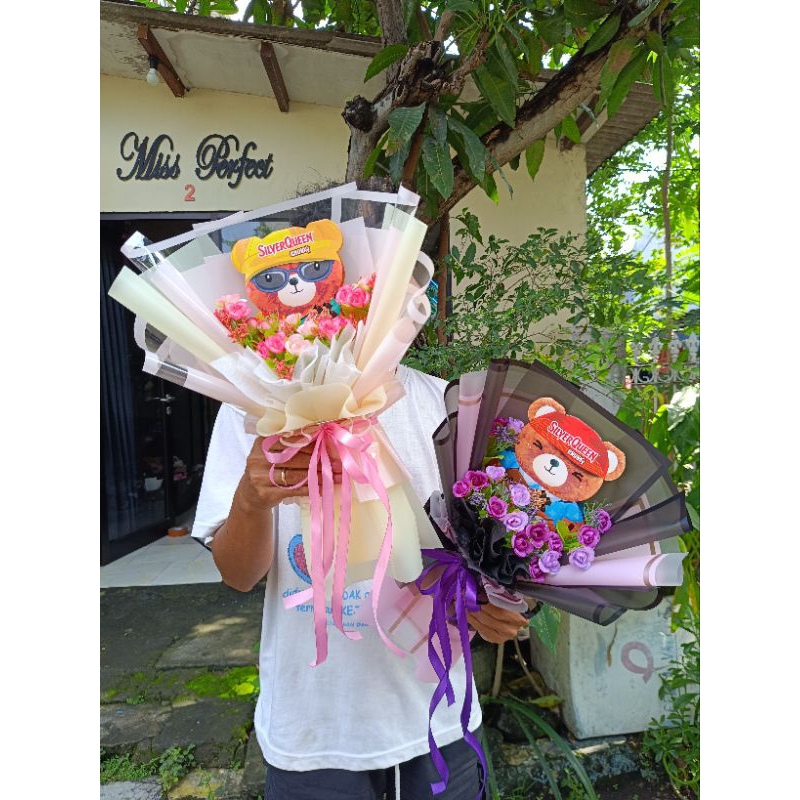 Jual buket coklat silver queen beruang bunga artificial Surabaya kado ...