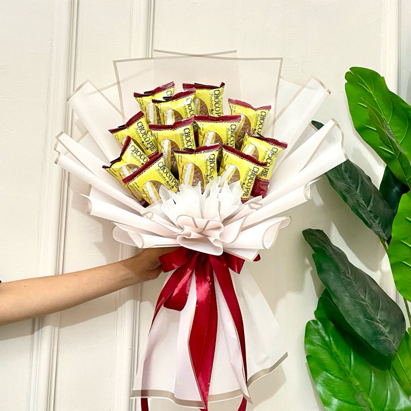 Jual 𝐏𝐀𝐏𝐄𝐑𝐔𝐒𝐇 [SM01] Buket Snack chocopie / Hadiah wisuda graduation perpisahan kado ulang ...