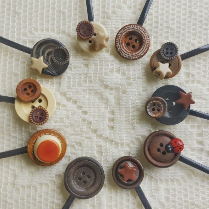 Jual Button hairclips vol.2 | jepit rambut kancing kayu | vintage ...