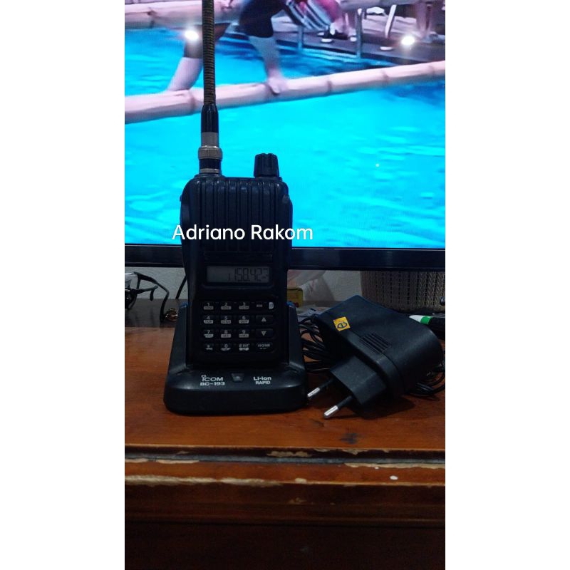 Jual HT Icom V80 VHF Original lengkap charger | Shopee Indonesia