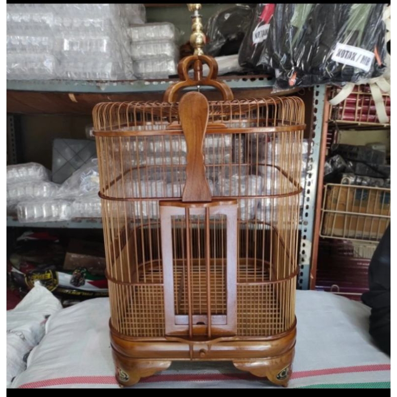 Jual sangkar burung Anis wambie dll oval kayu jati terlaris | Shopee ...