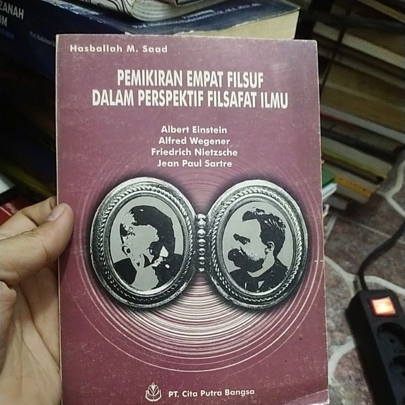Jual buku pemikiran 4 filsuf dalam perspektif filsafat ilmu Albert ...