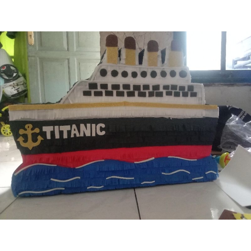 Jual pinata kapal titanic | Shopee Indonesia