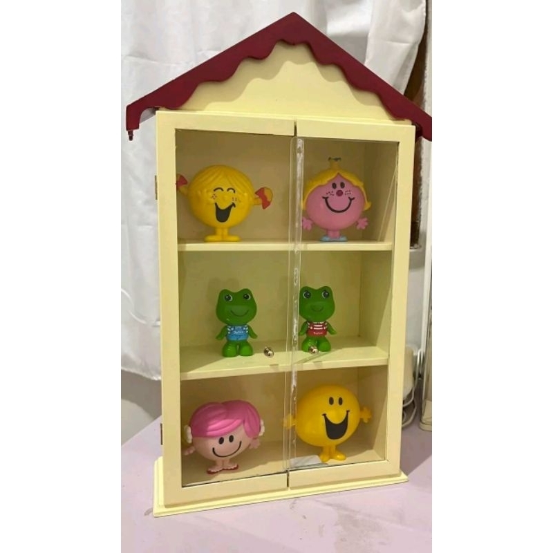 Jual rak display boneka pop mart rak pajangan boneka mini dg pintu ...