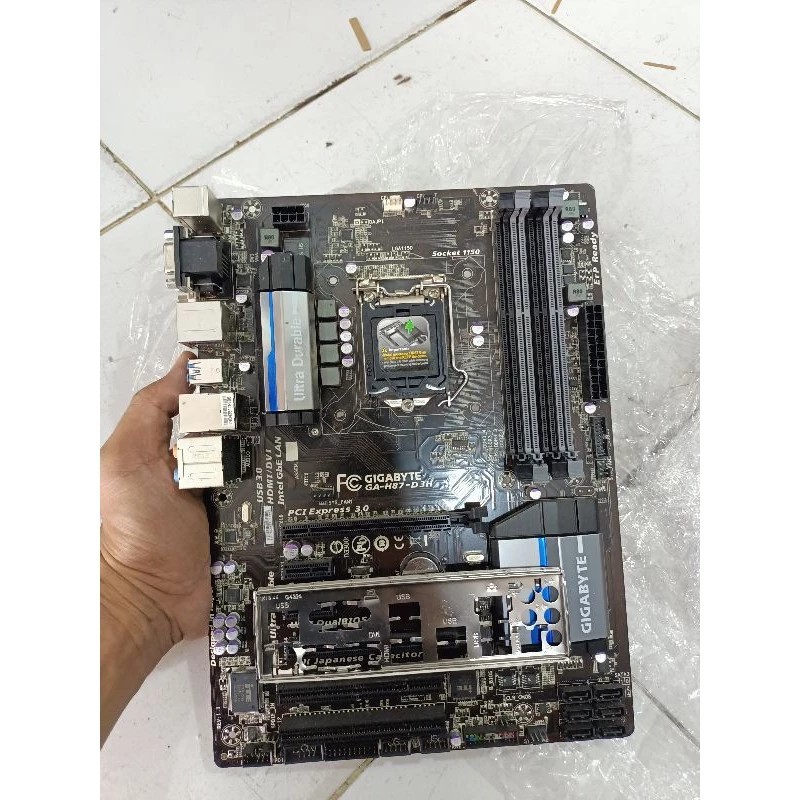 Jual Mainboard Gigabyte H87 -D3H socket Lga 1150 ddr3 onboard vga ...