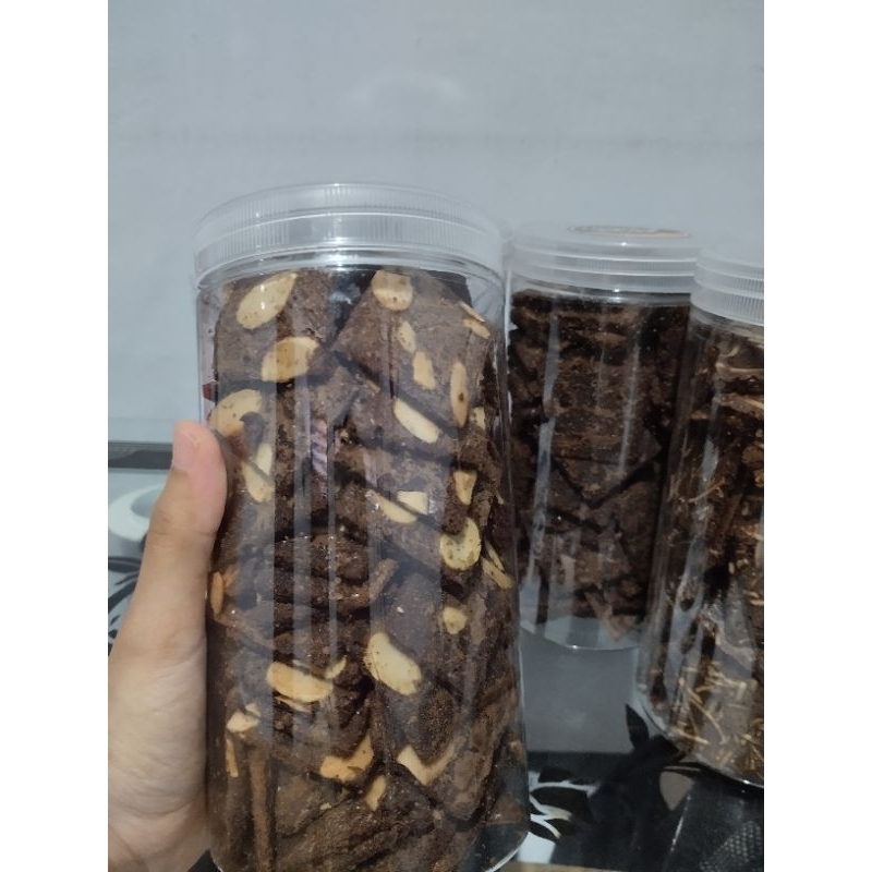 Jual KERIPIK BROWNIES CRISPY (1.000 ML) by KATAKITA KRISPI | BRONIS ...