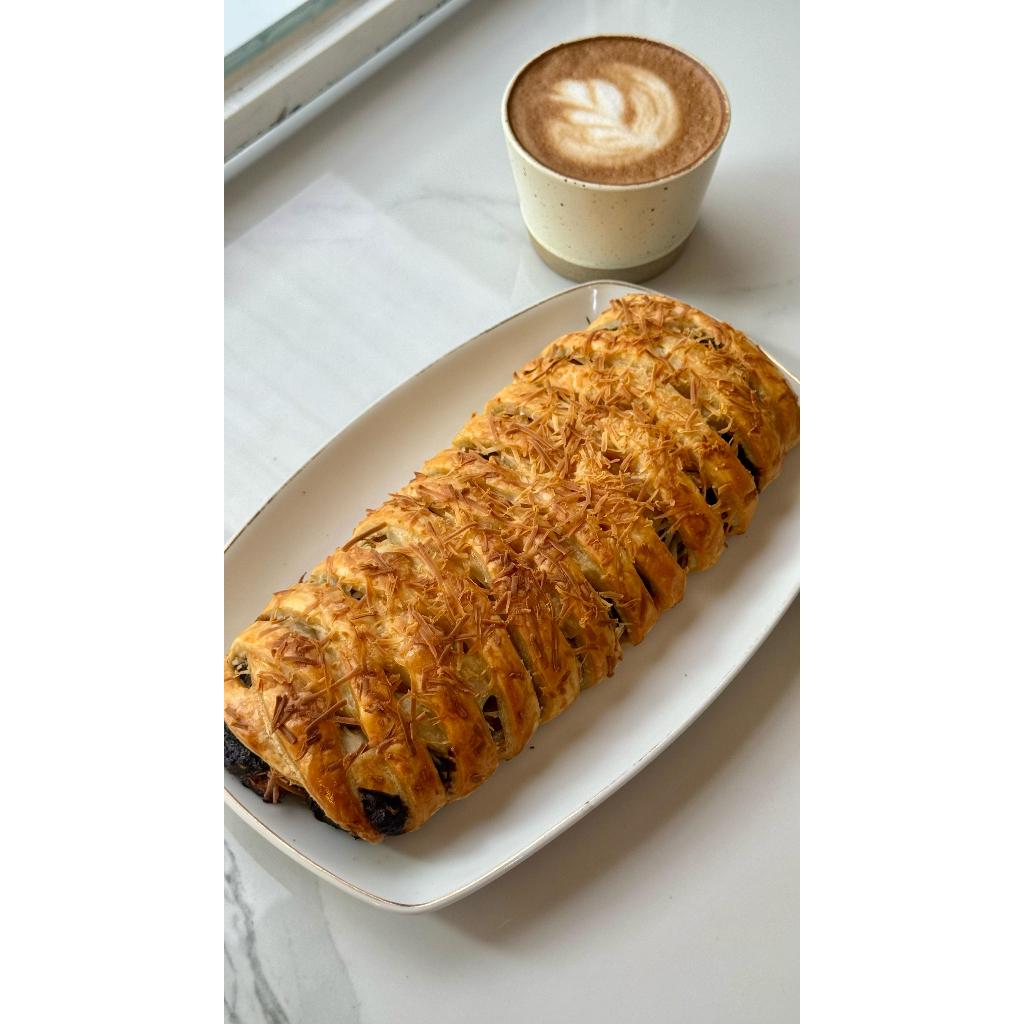 Jual Strudel Pisang Coklat Meleleh - Banana Strudel Premium isi Coklat ...