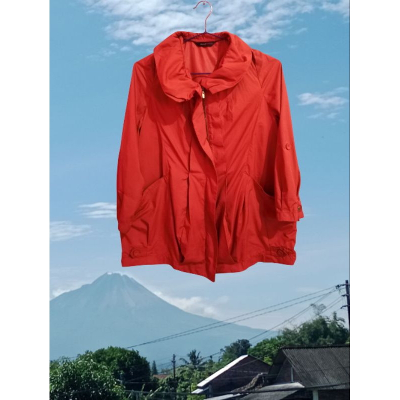 Jual PRELOVED JAKET / OUTER PARASUT TANPA HODDIE WANITA FIT TO M WARNA ...