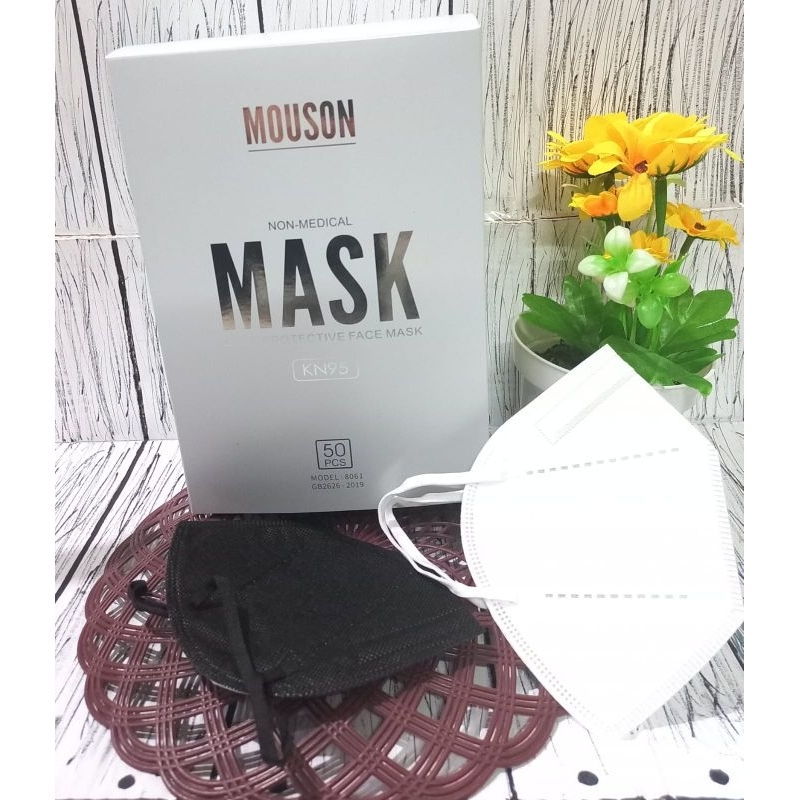 Jual Masker KN95 Mouson 5 Ply Box 50 Pcs Hitam Putih Abu | Shopee Indonesia