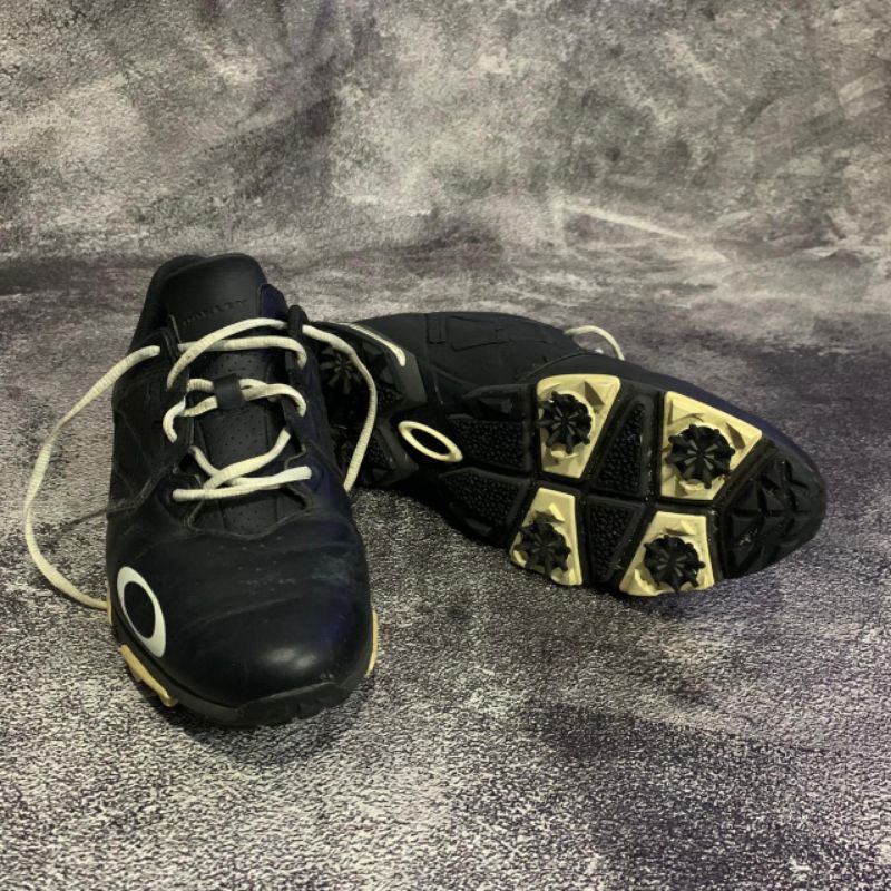 Jual sepatu oakley second | Shopee Indonesia