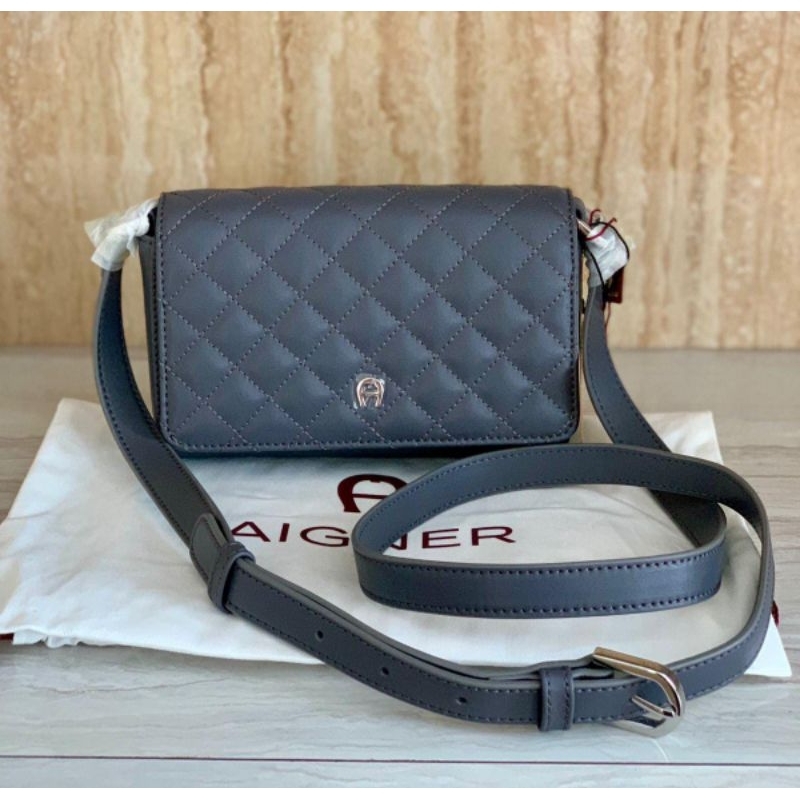 Jual Tas Aigner Emily leather crossbody | Shopee Indonesia
