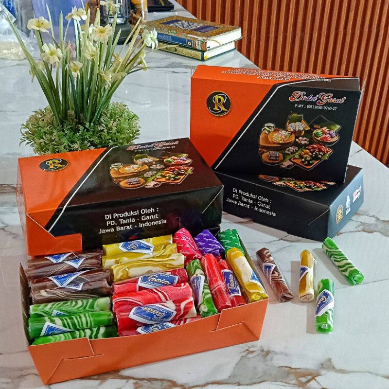 Jual Dodol zebra kemasan dus 1kg -dodol asli garut-oleh oeleh bandung ...