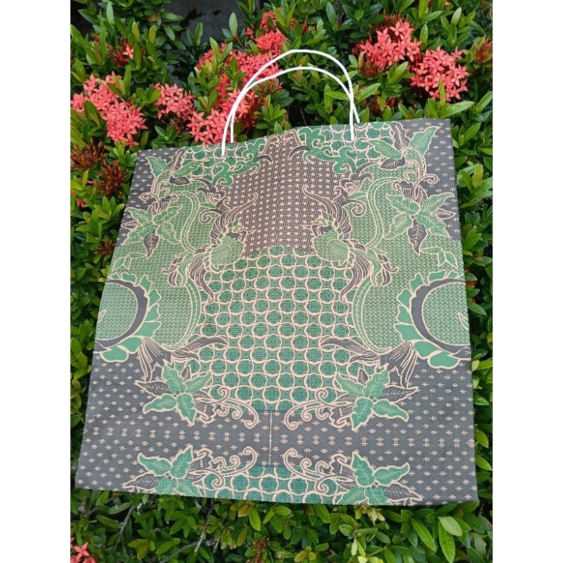 Jual PAPERBAG ISI 20 UKURAN 34x9x33 CM GAMBAR BATIK KASUARI | Shopee ...