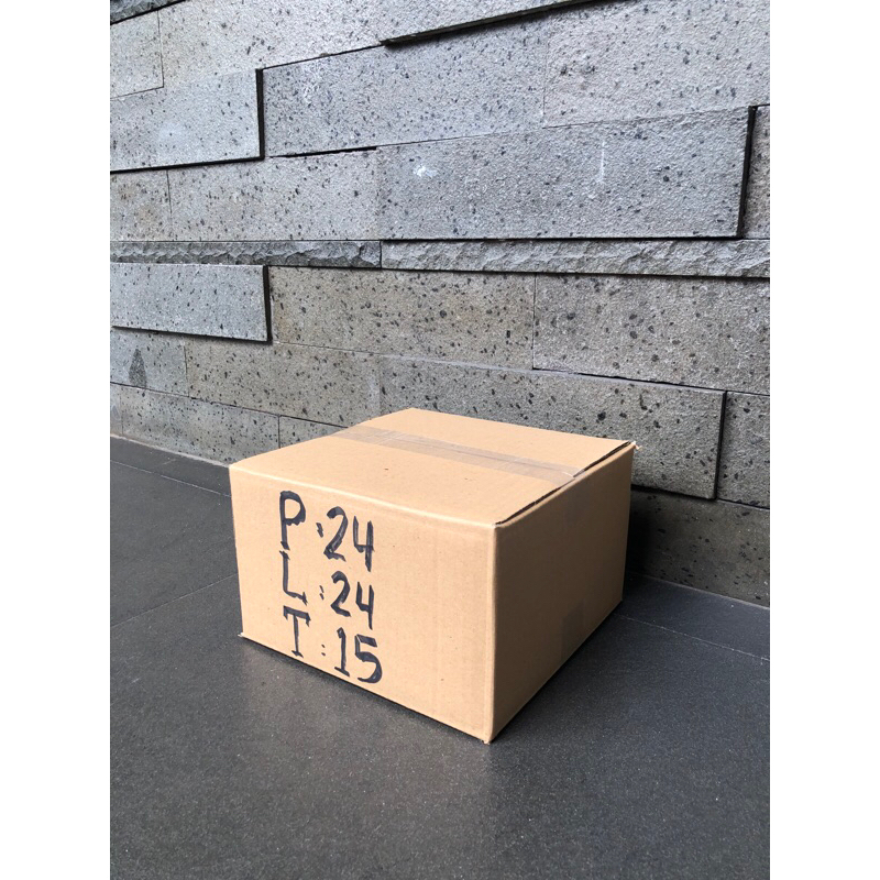 Jual Dus bekas/ kardus /karton/ box packing uk 24x24x15cm | Shopee ...
