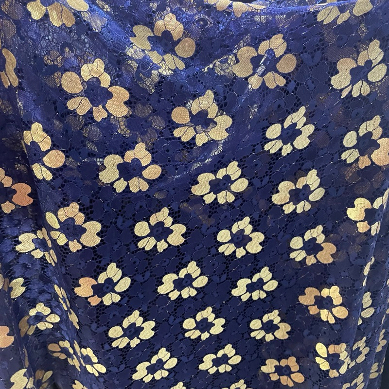 Jual kain semi prada - kain brokat semi prada - kain brokat motif bunga ...