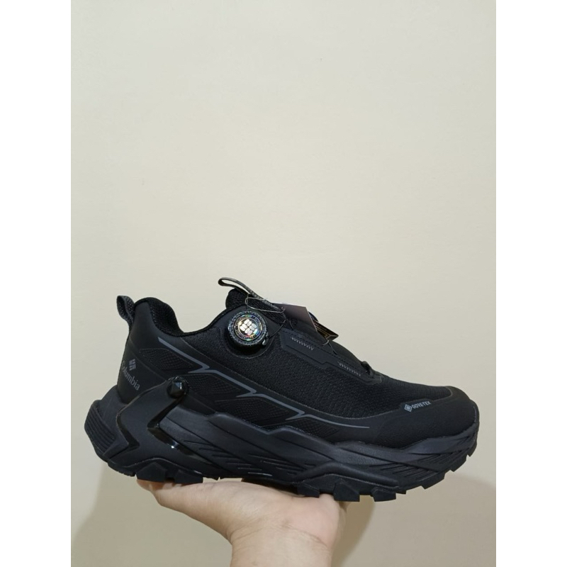 Jual Sepatu Columbia Hiking BOA Waterproof Triple Black | Shopee Indonesia