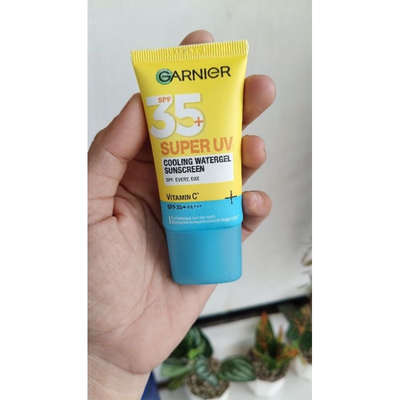 Jual GARNIER spf 35+ PA+++ super UV cooling watergel sunscreen vitamin ...