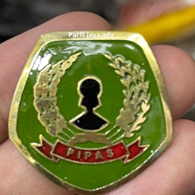 Jual Pin Pipas Warna Hijau Bros Pin Logo Pipas magnet terbaru | Shopee ...