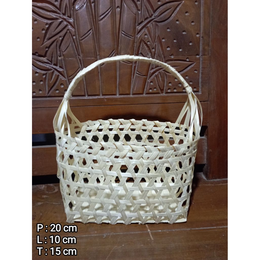 Jual Tas Keranjang Anyaman Bambu 20x10x15 Cm | Tempat Parcel | Tas ...