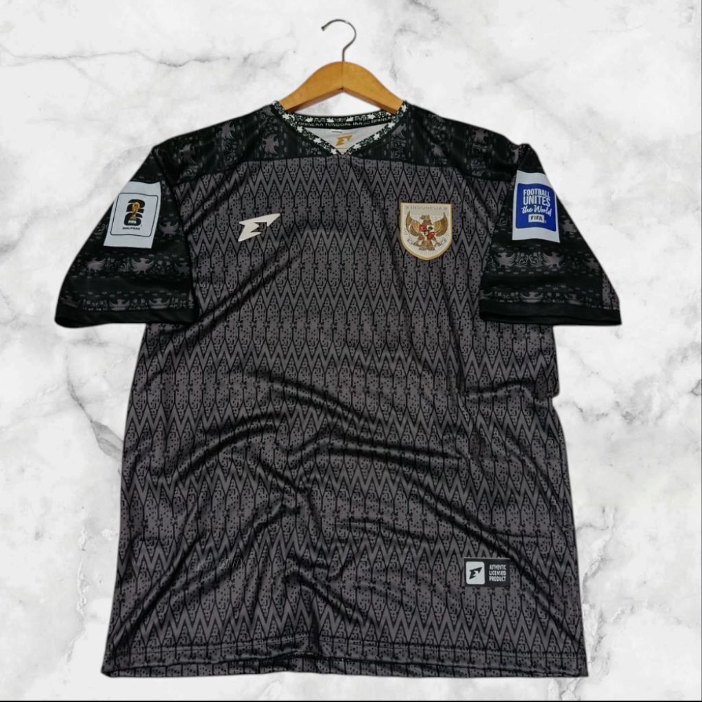Jual jersey timnas indonesia hitam jersey timnas terbaru grade0ri logo ...
