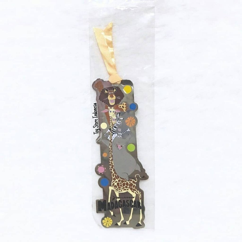 Jual ORIGINAL UNIVERSAL STUDIO SINGAPORE USS MADAGASCAR BOOKMARKS ...