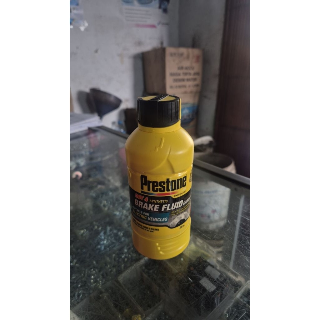 Jual Minyak Rem Brake Fluid DOT 4 Merah/ Bening 300ml Prestone Red/ Clear | Shopee Indonesia