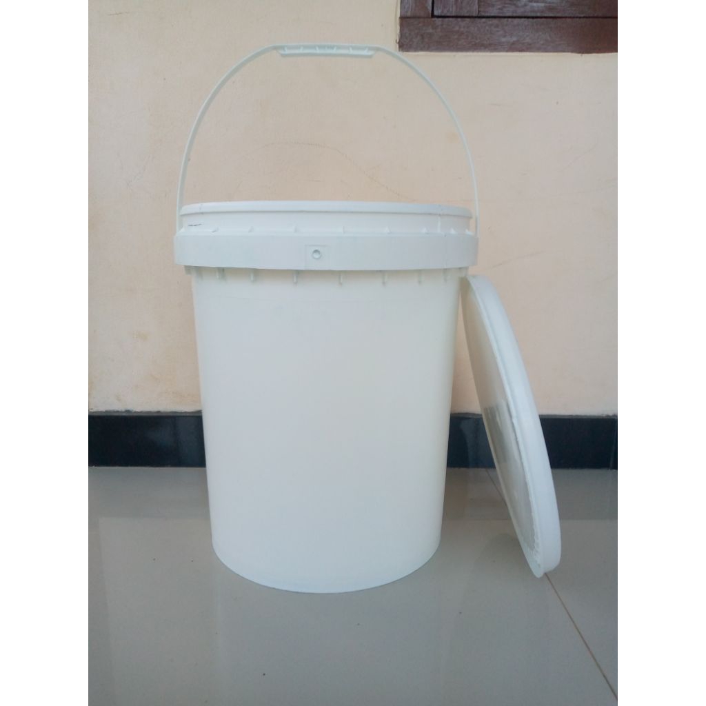 Jual Ember cat 25kg putih polos tanpa tutup | Shopee Indonesia