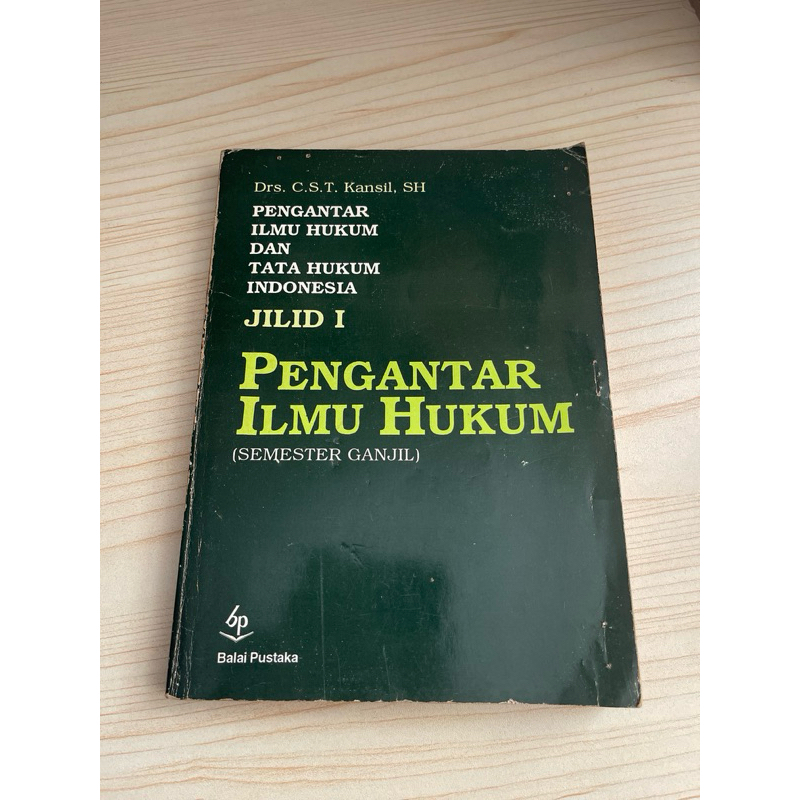 Jual BUKU PENGANTAR ILMU HUKUM SEMESTER GANJIL JILID 1 | Shopee Indonesia